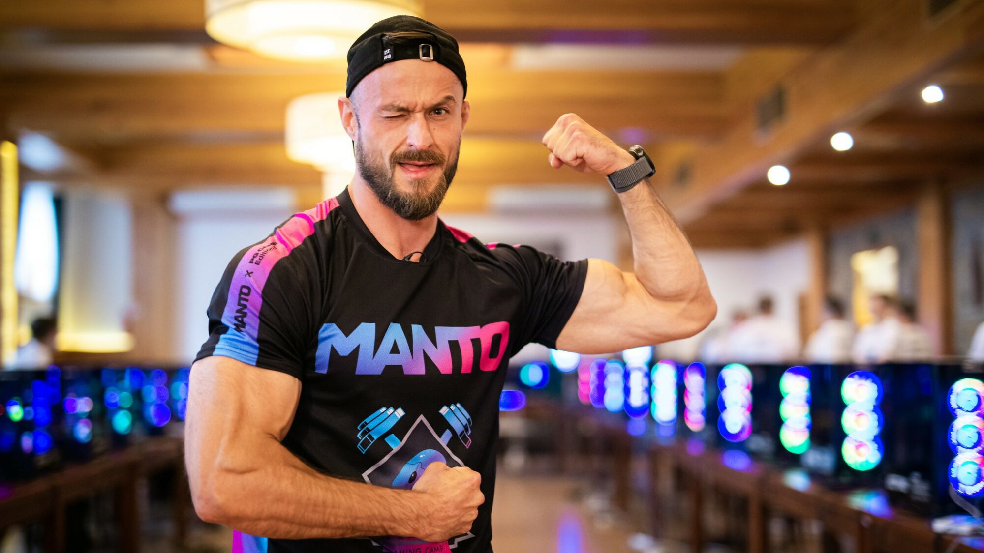 pashaBiceps อดีตโปร CS:GO เตรียมเดบิวต์วงการ MMA | ONE Esports Thailand