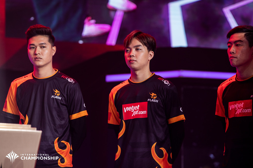 ทวงตำแหน่ง! ADC เตรียมกลับมาเล่นป่าให้ Team Flash | ONE Esports Thailand