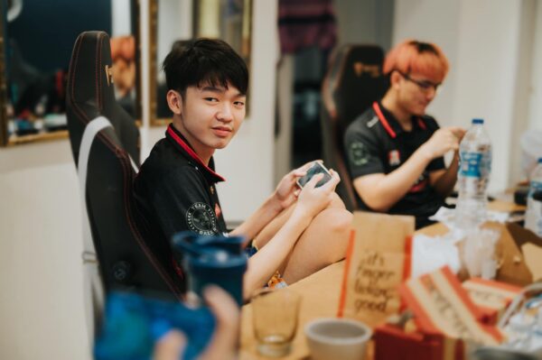 MarkKy เผยรายชื่อ 3 ทีมน่าจับตาในศึก AIC 2022 พร้อมเผตุผล | ONE Esports ...