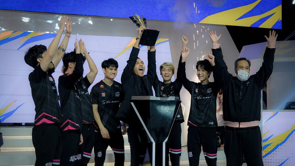 Lycan เล่าโมเมนต์พิเศษ ให้คำมั่นจะเก่งขึ้นเพื่อ Bacon Time | ONE Esports Thailand