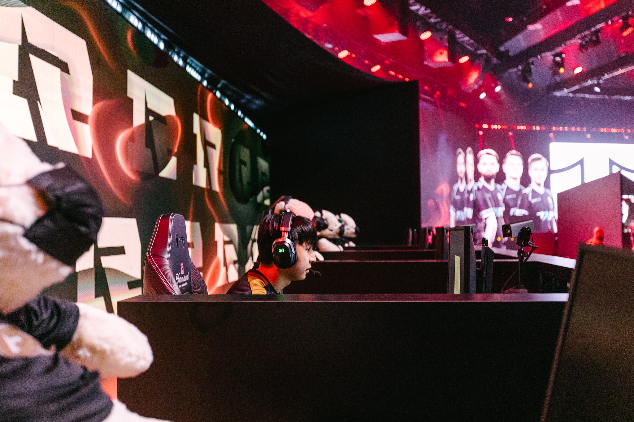 xNova พร้อมลา RNG ประกาศหาทีมใหม่หลังจบ TI11 | ONE Esports Thailand