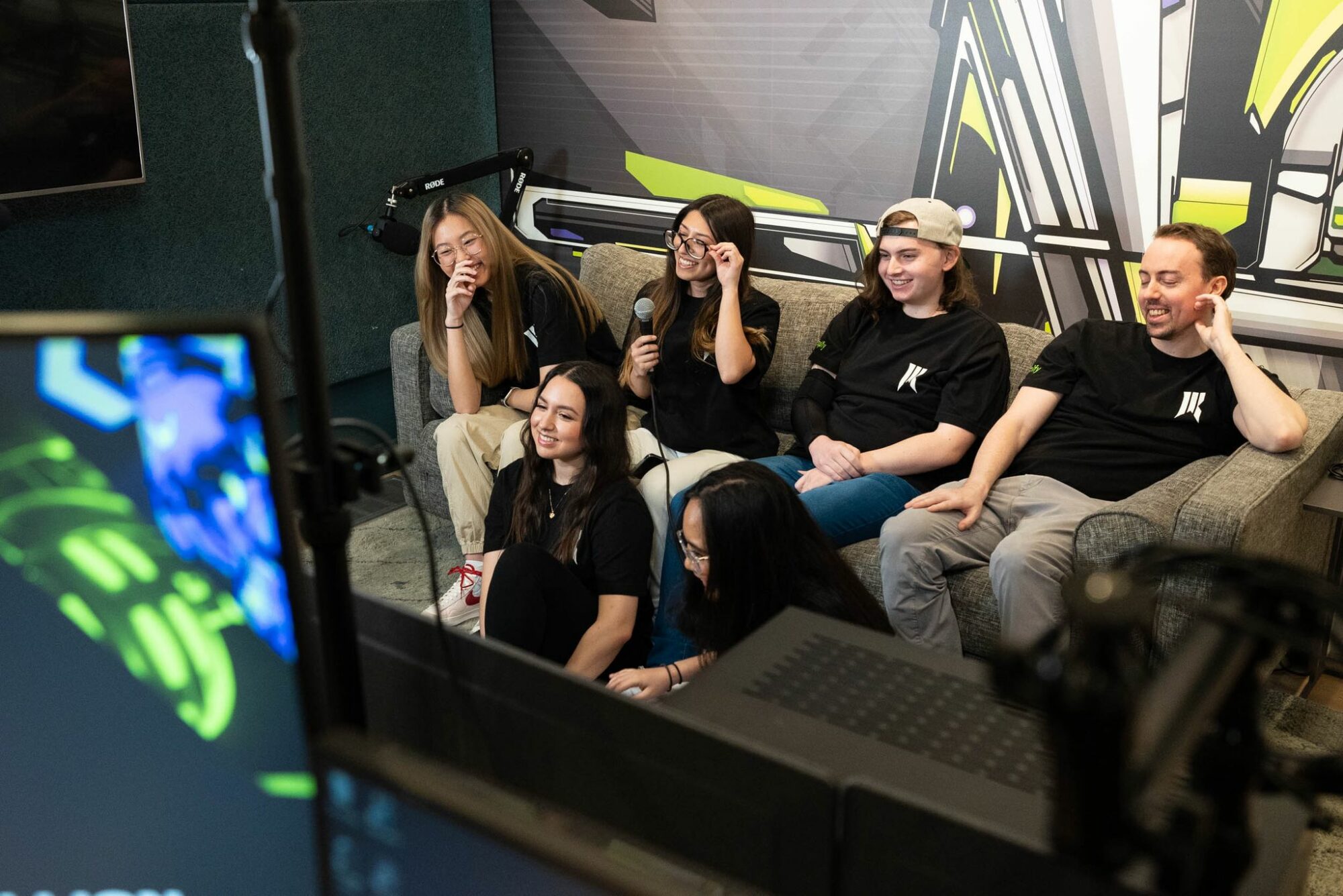 Riot แบนโค้ช SRGC เพราะชูนิ้วกลางใส่คู่แข่ง | ONE Esports Thailand