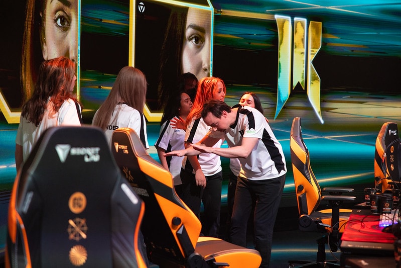 vexel ไม่เห็นด้วย Riot แบน rob-wiz ในแมตช์ชิงแชมป์โลกหญิง | ONE Esports ...