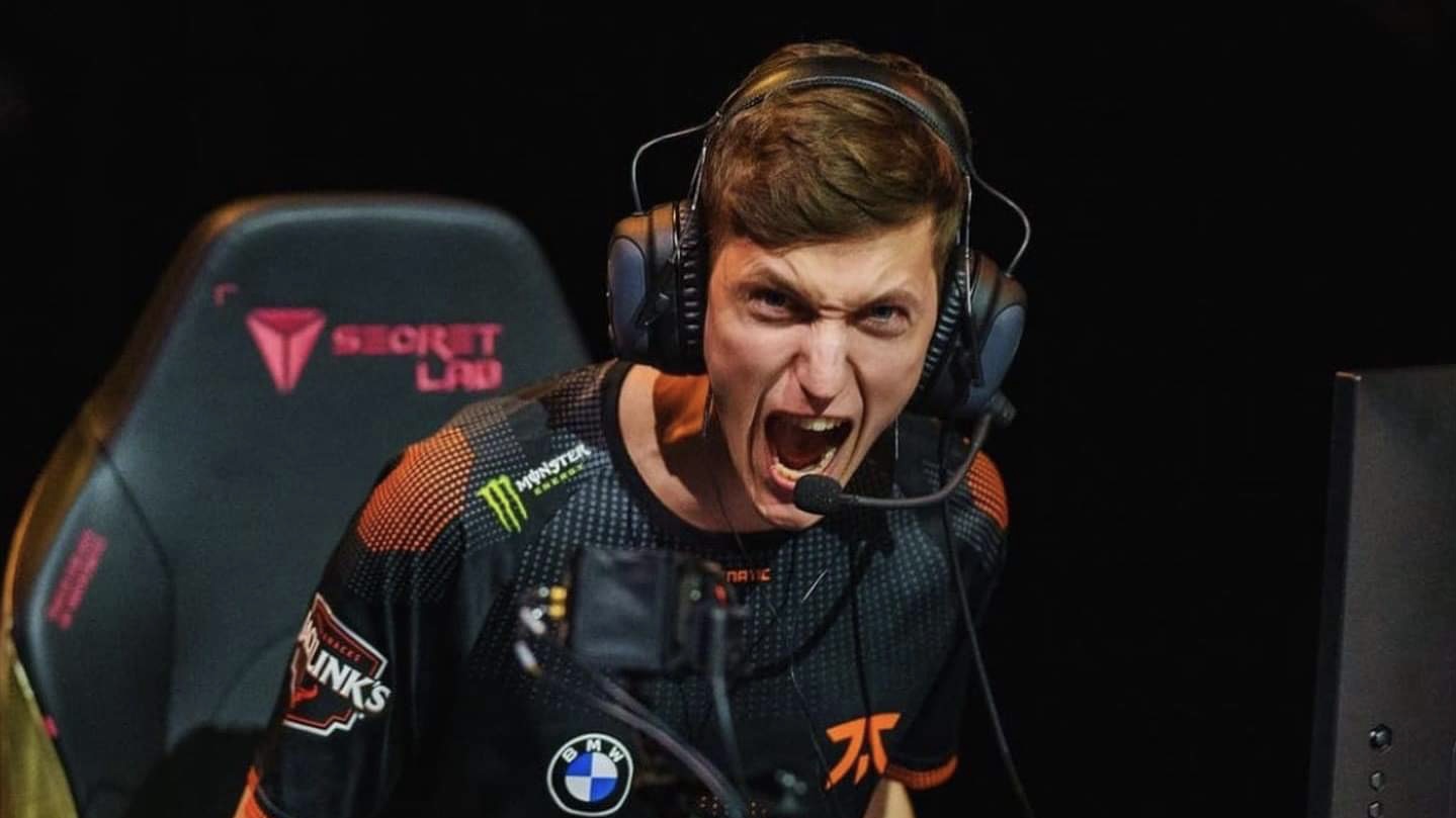 Boaster ทวิตแซว Talon คู่แข่งสู้ไม่ได้เพราะเป็นฮีโร่ตัวจริง | ONE ...