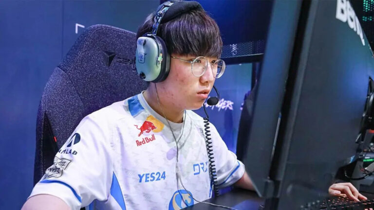 BuZz Valorant: Settings Crosshair และอุปกรณ์เกมมิ่ง | ONE Esports Thailand