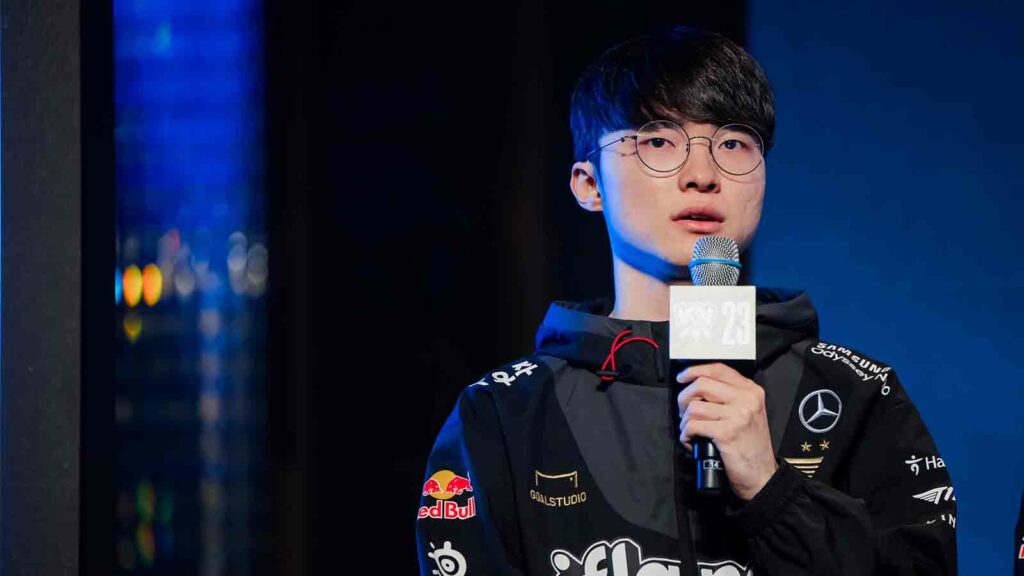 Faker เผยเหตุผลที่เลือกไม่ทำท่าคว่ำนิ้วโป้งหลังชนะ JD Gaming | ONE ...