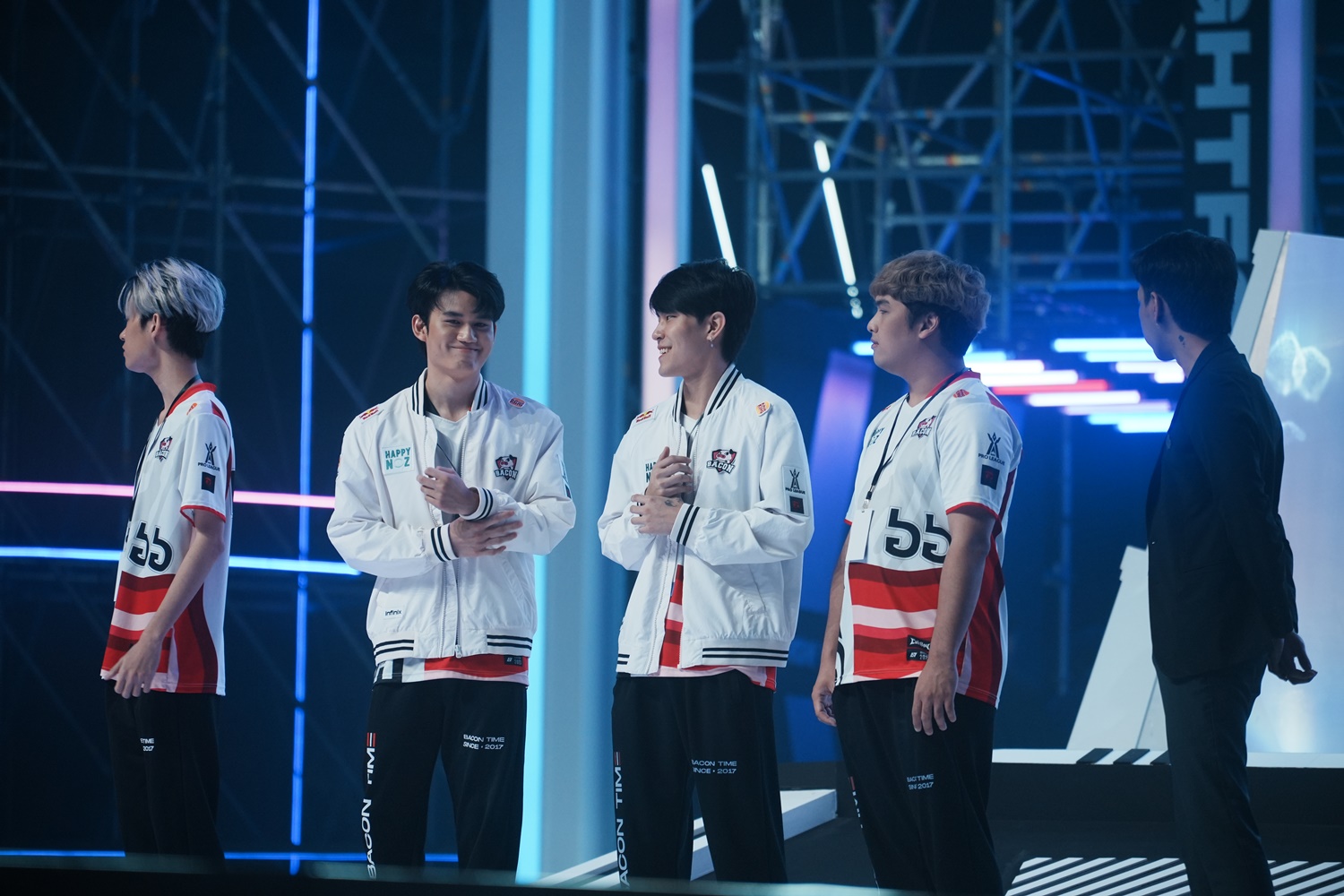 AlmondP ขอโทษแฟน Bacon Time ทำตามสัญญาไม่ได้ | ONE Esports Thailand