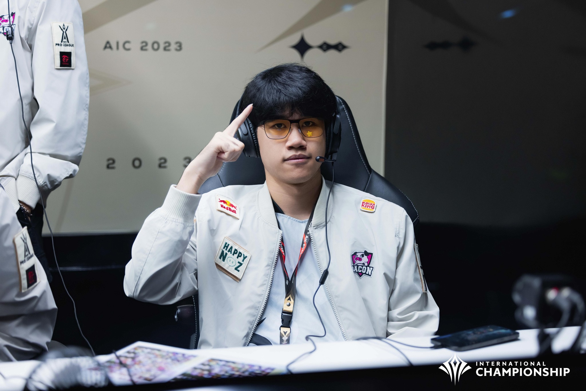 TaoX ต่อสัญญา Bacon Time ถึงปี 2026 | ONE Esports Thailand