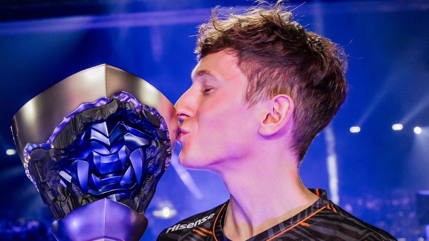 Fnatic แถลงขยายสัญญา Boaster อยู่ช่วยทีมล่าแชมป์จนถึงปี 2025 | ONE ...