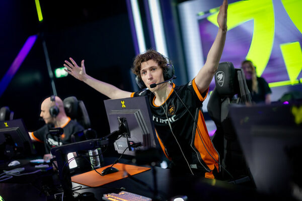 Fnatic เฉือนเก็บแต้มแรกปิดท้ายวีคสอง EMEA Stage 1 | ONE Esports Thailand