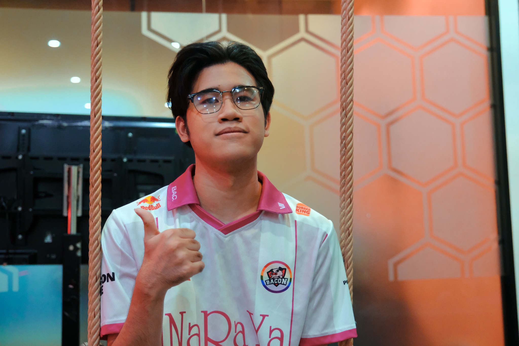 TaoX เชื่อฝีมือ Deawwy ไม่ต่างจากผู้เล่นระดับท็อปใน APL 2024 | ONE Esports Thailand