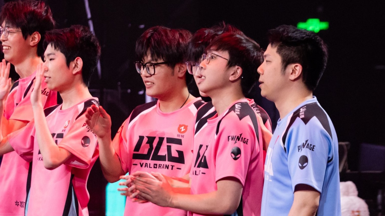 nephh รับเหลือเชื่อได้ไป Champions หนแรกในชีวิต | ONE Esports Thailand