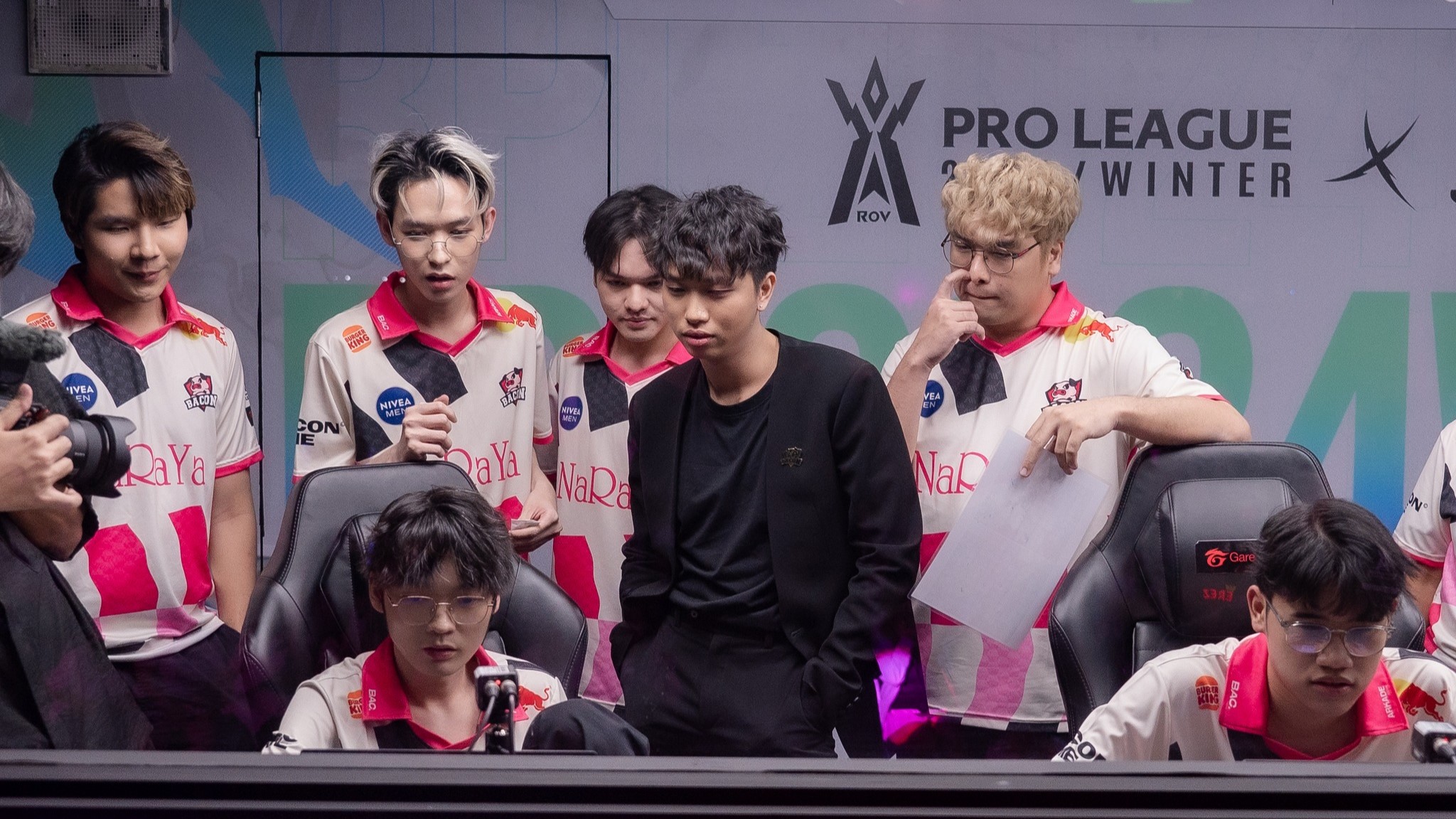 Bacon Time ขอแฟนงดให้ของขวัญนักแข่งก่อนบินไปเวียดนาม | ONE Esports Thailand