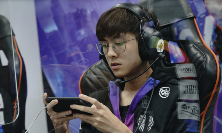 Difoxn เผยเคล็ดลับรับมือความกดดันหลังยึดตำแหน่งป่ายาว | ONE Esports ...