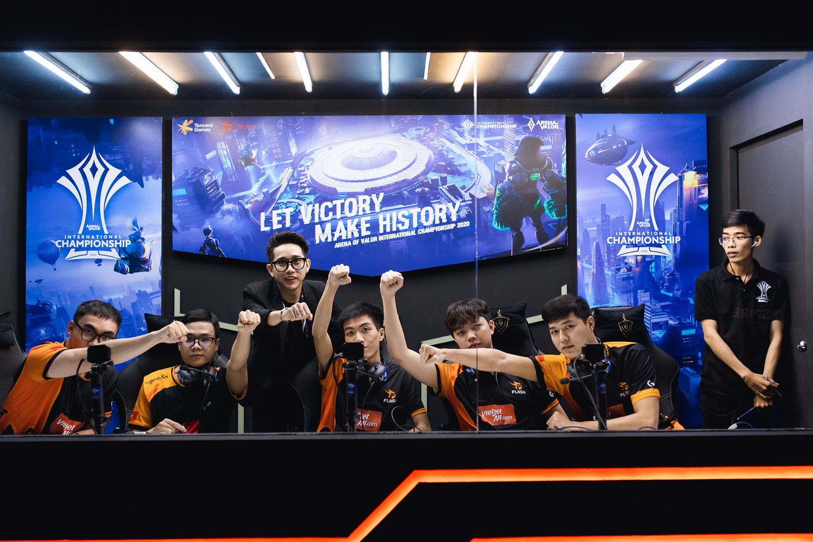 เกมเร็ว! Team Flash ฟอร์มดุอัด Box Gaming 3-0 ลิ่วสายบน AIC 2020 | ONE ...